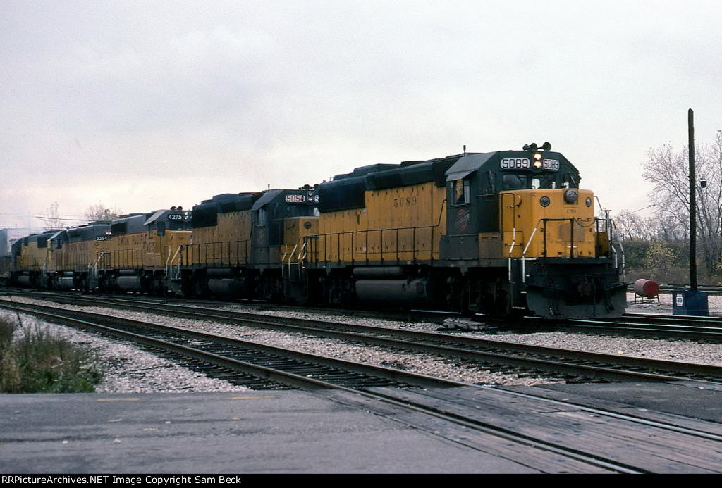 CNW 5089, 5054, UP 4275, 3254, and CNW 7026